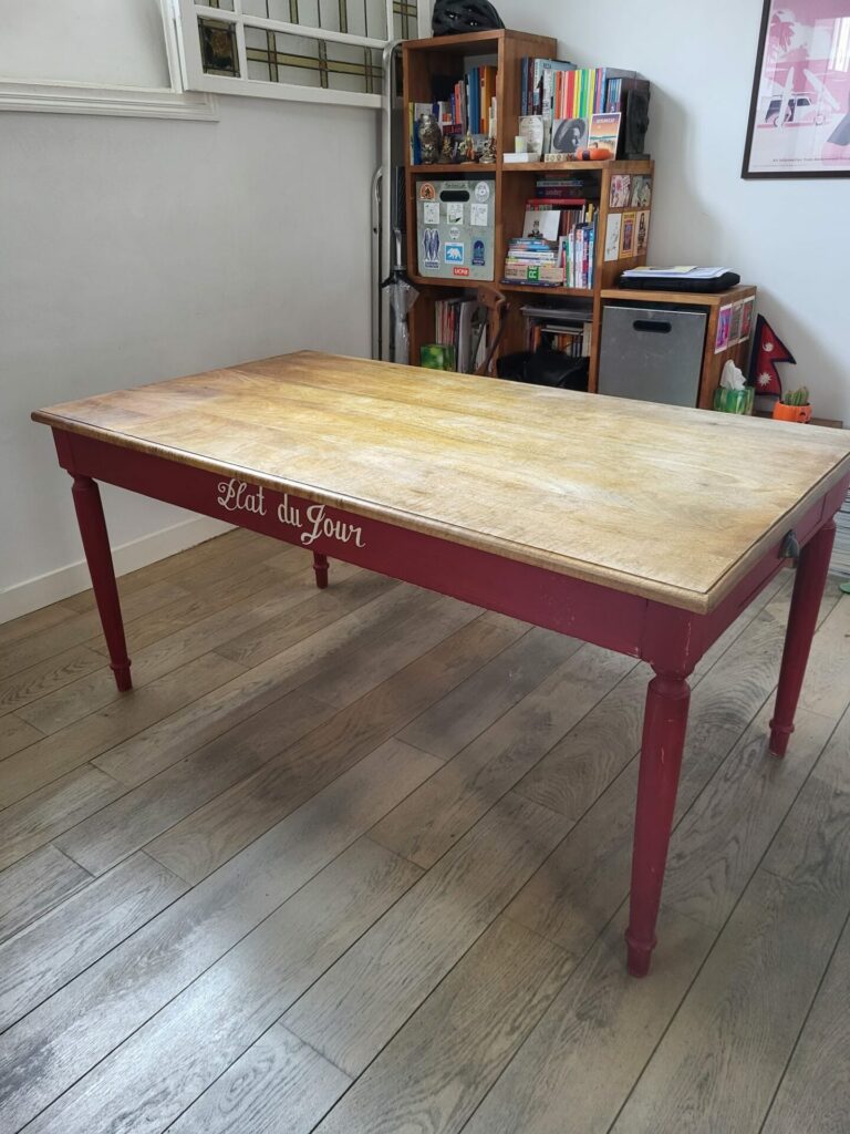 Table de salle à manger en manguier massif naturel et entourage rouge ...