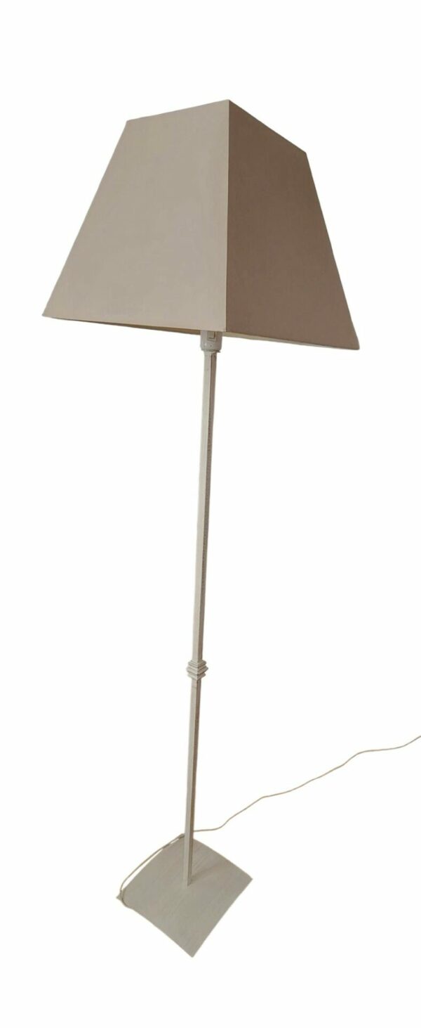 Lampadaire abat jour carré en lin beige - LesMeublesCirculaires.fr